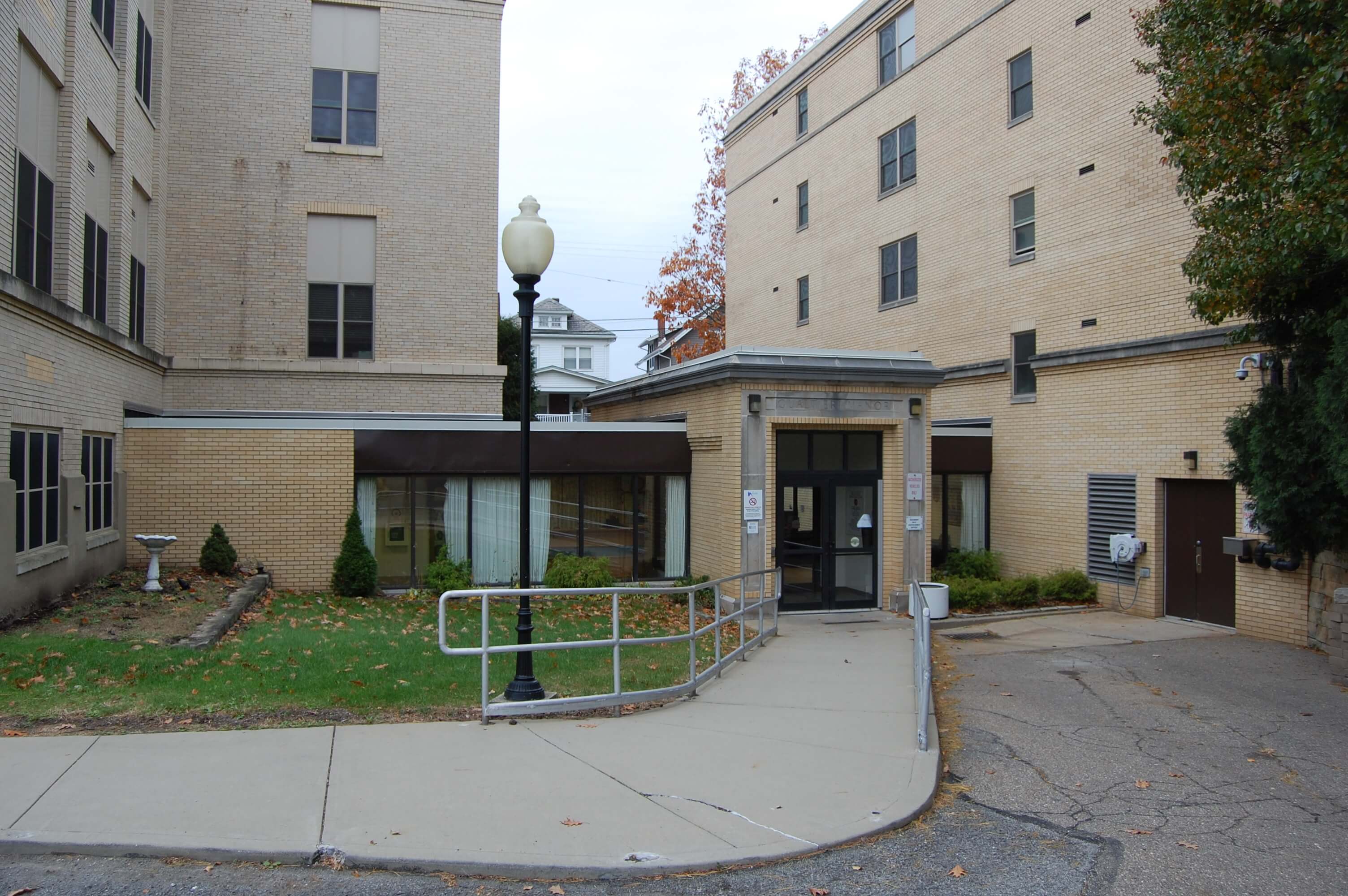 Dutch Manor Apartments